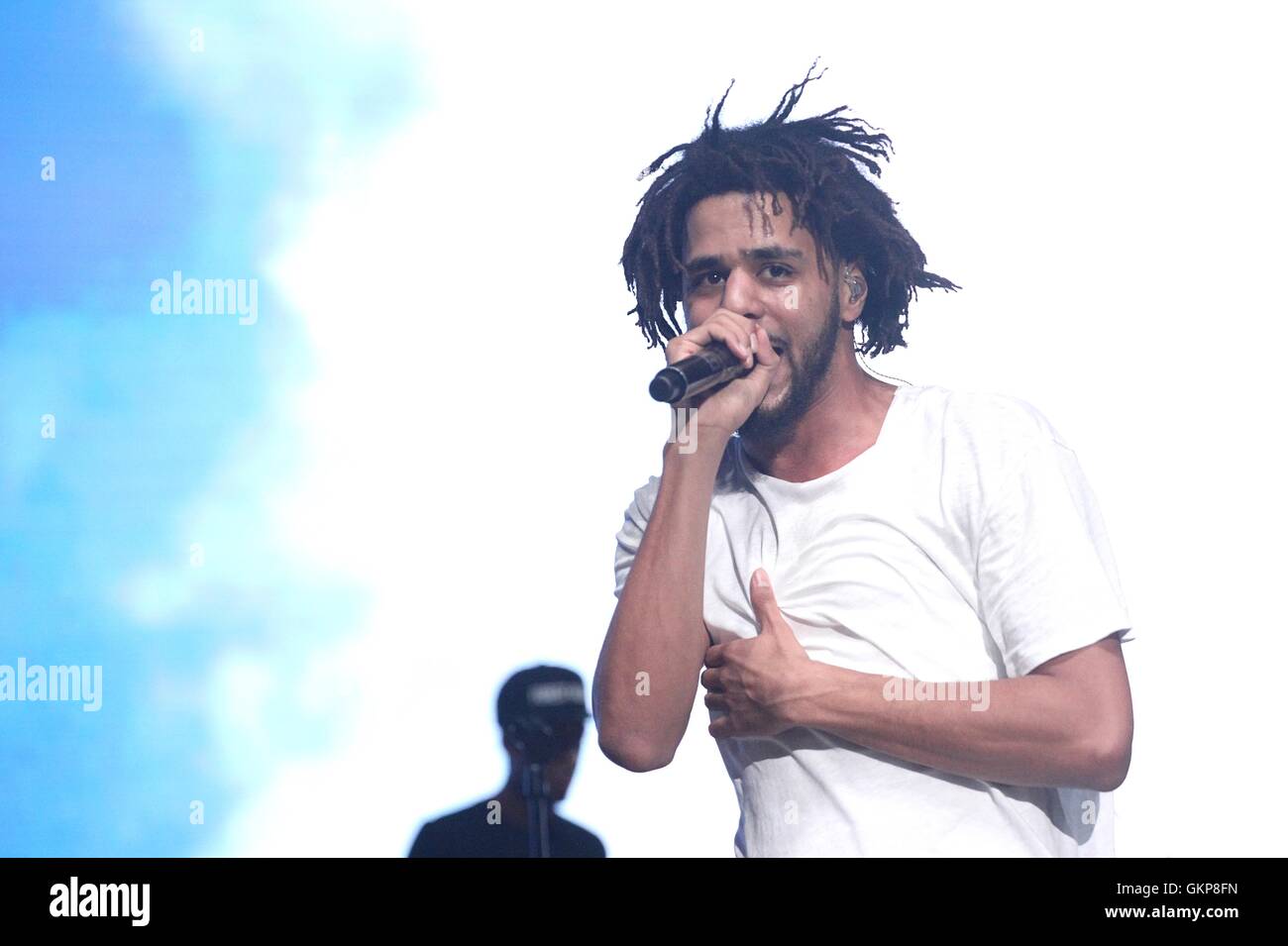 Wantagh, NY, USA. 21st Aug, 2016. J. Cole perfoming live at the 2016 ...