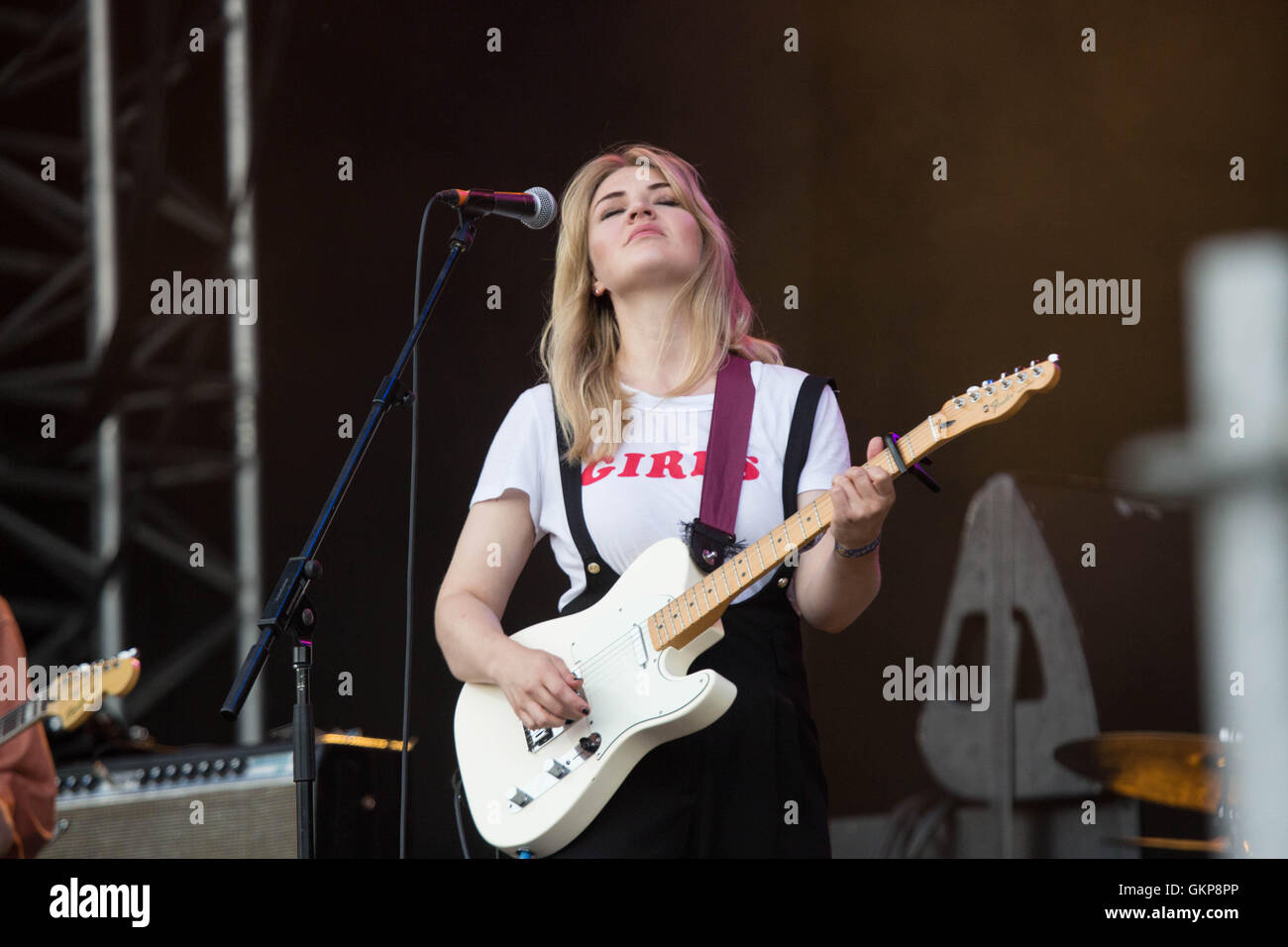 SLOW CLUB, FINAL TOUR, 2016: Singer and drummer/guitarist Rebecca Lucy ...