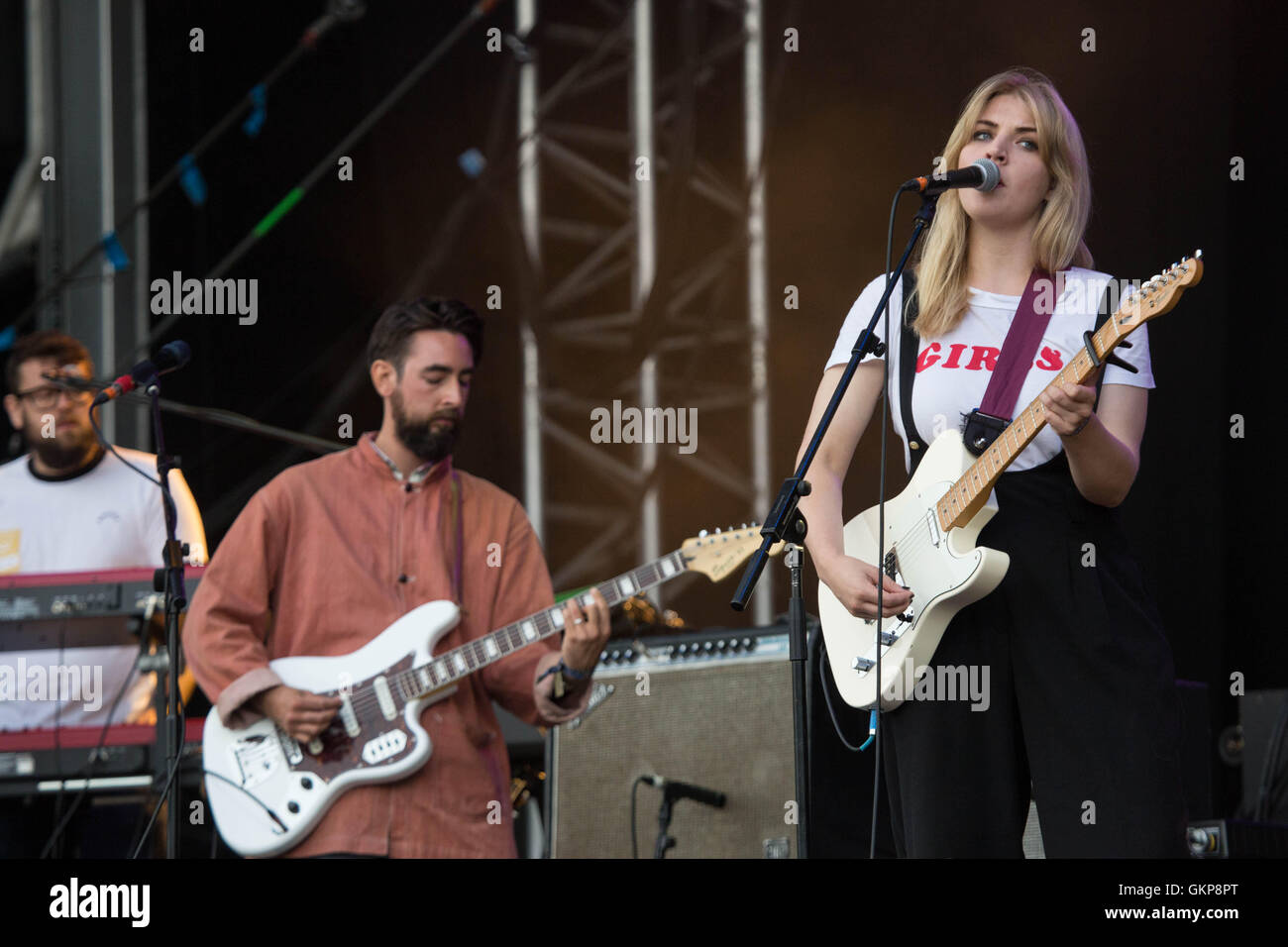 SLOW CLUB, FINAL TOUR, 2016: Singer and drummer/guitarist Rebecca Lucy ...