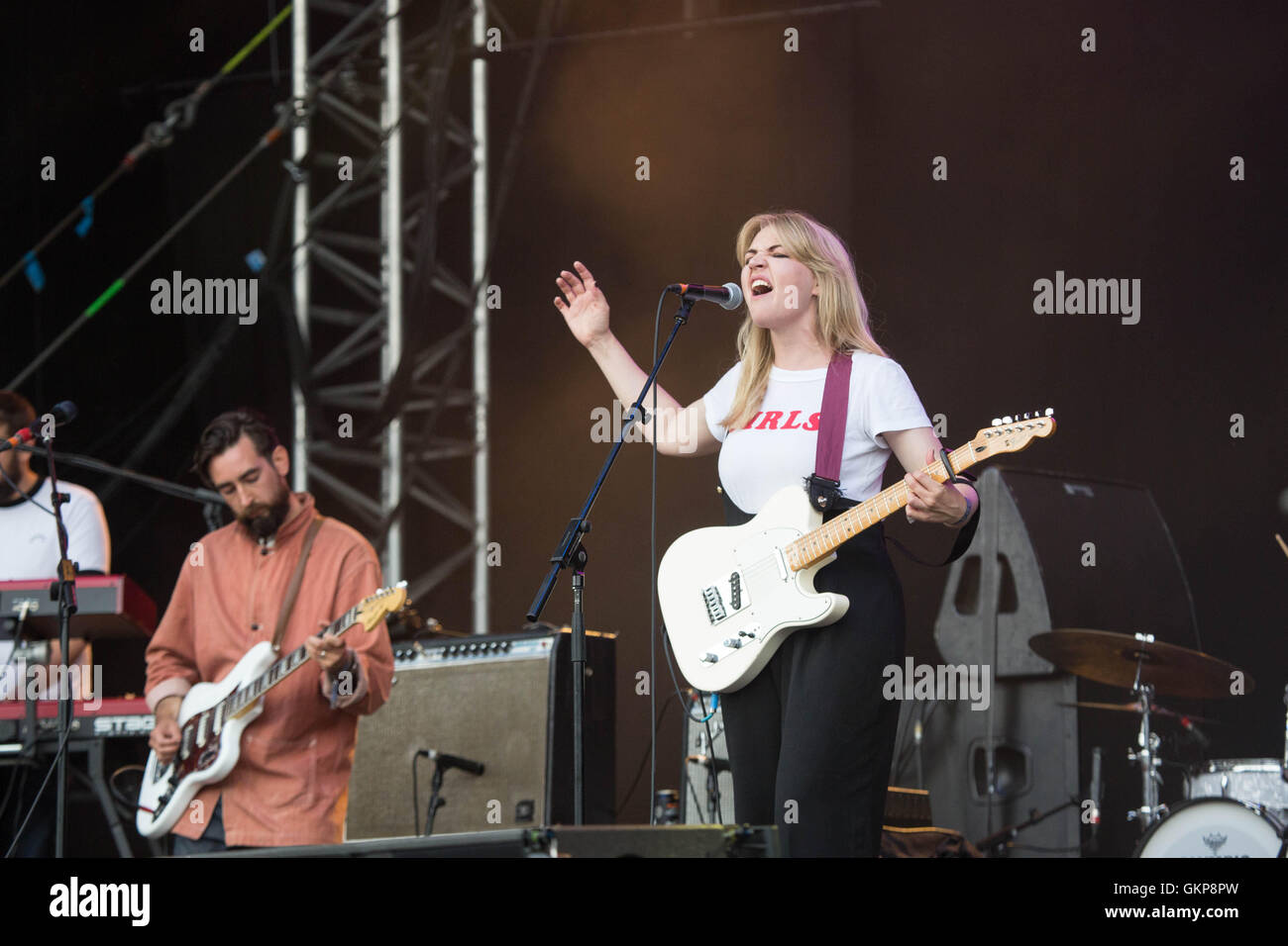 SLOW CLUB, FINAL TOUR, 2016: Singer and drummer/guitarist Rebecca Lucy ...