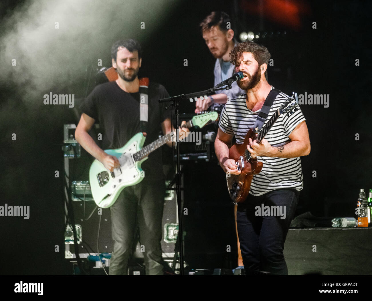 Foals band hi-res stock photography and images - Alamy