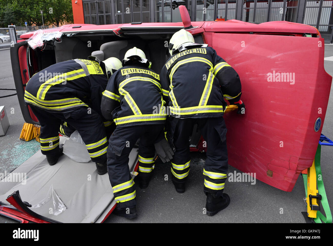 Jena, Germany. 22nd Aug, 2016. Firefighters are in operation after a ...