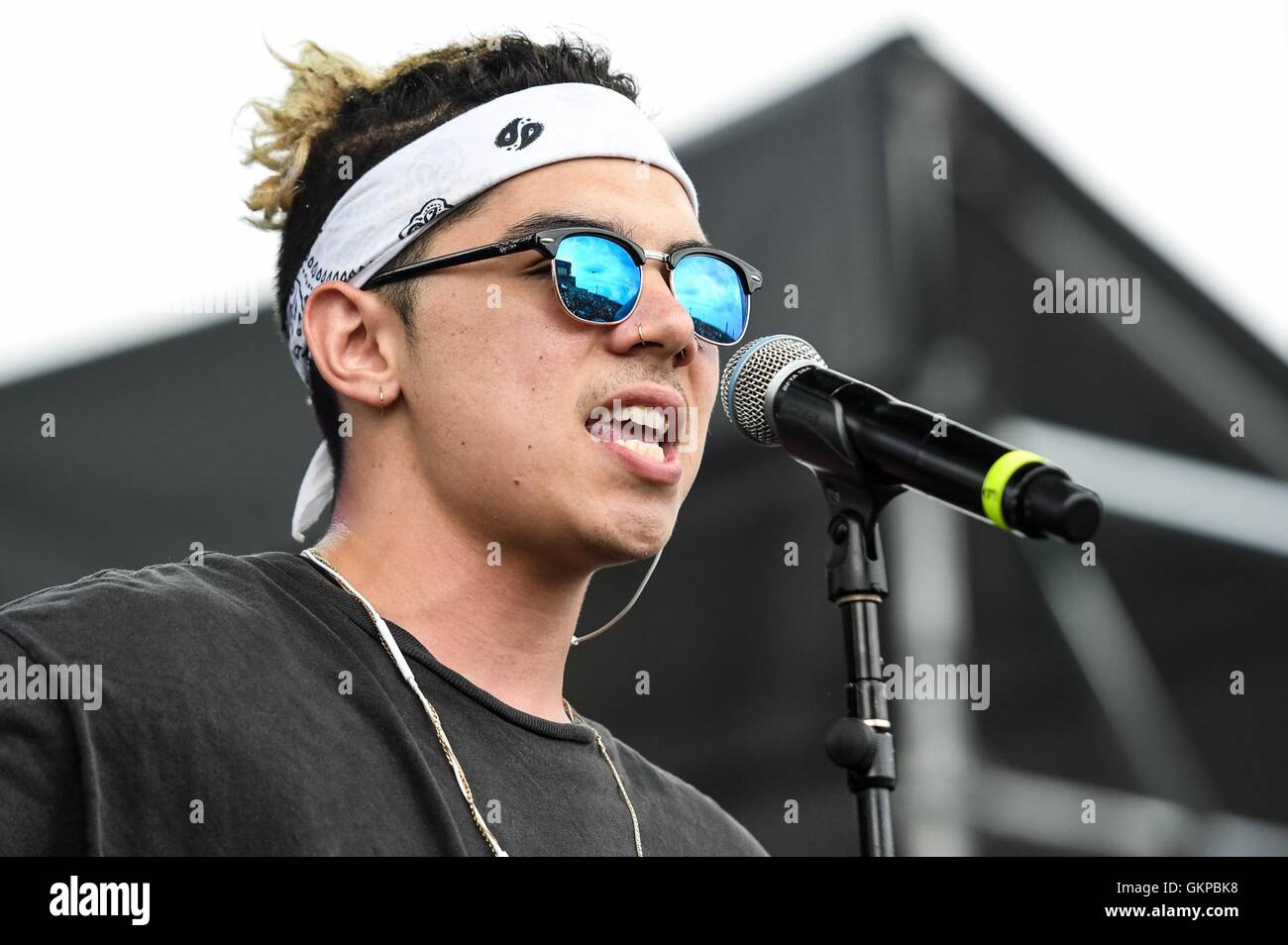 William Singe on stage for 2016 Billboard's Hot 100 Festival - SUN ...