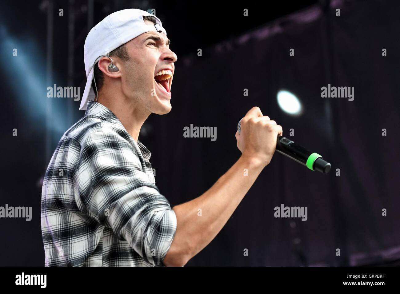 Caleb Shapiro, Cal Shapiro, Timeflies on stage for 2016 Billboard's Hot ...