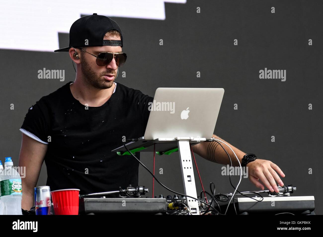 Rob Resnick, Timeflies on stage for 2016 Billboard's Hot 100 Festival ...