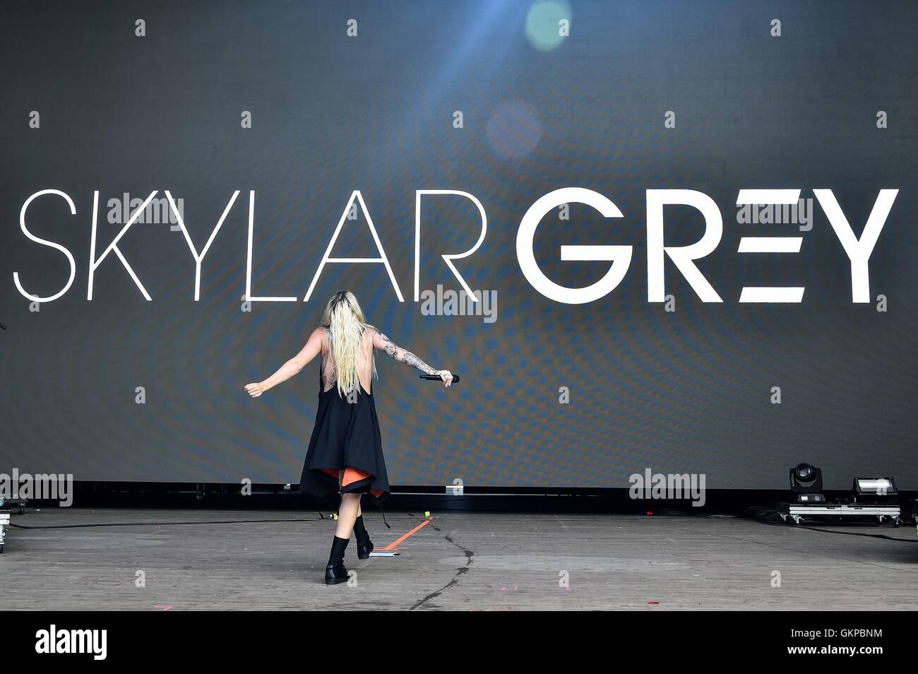 Wantagh, NY, USA. 21st Aug, 2016. Skylar Grey on stage for 2016 ...