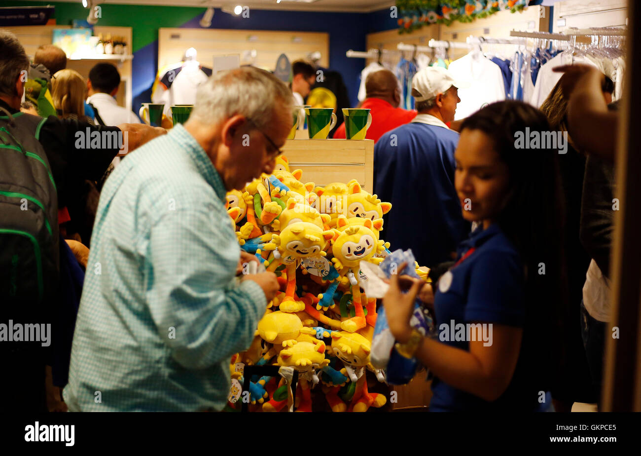 RIO DE JANEIRO, RJ - 22.08.2016: RIO 2016 OLYMPICS - customer traffic ...