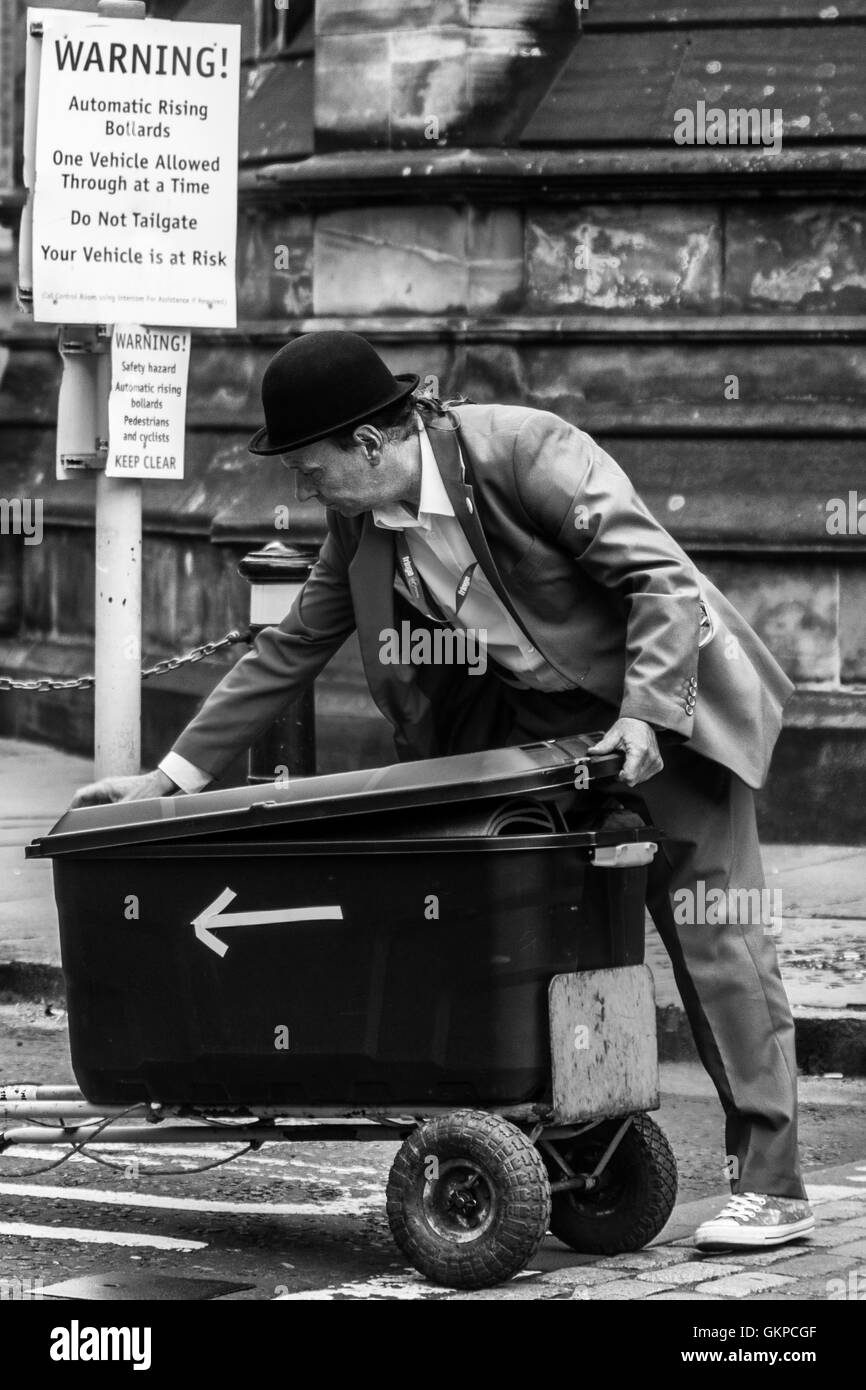 August garden uk Black and White Stock Photos & Images - Alamy