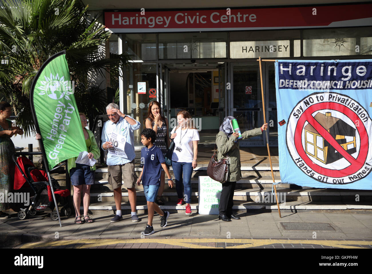 Haringey, North London, UK 23 Aug 2016 - A group of activists lobby ...