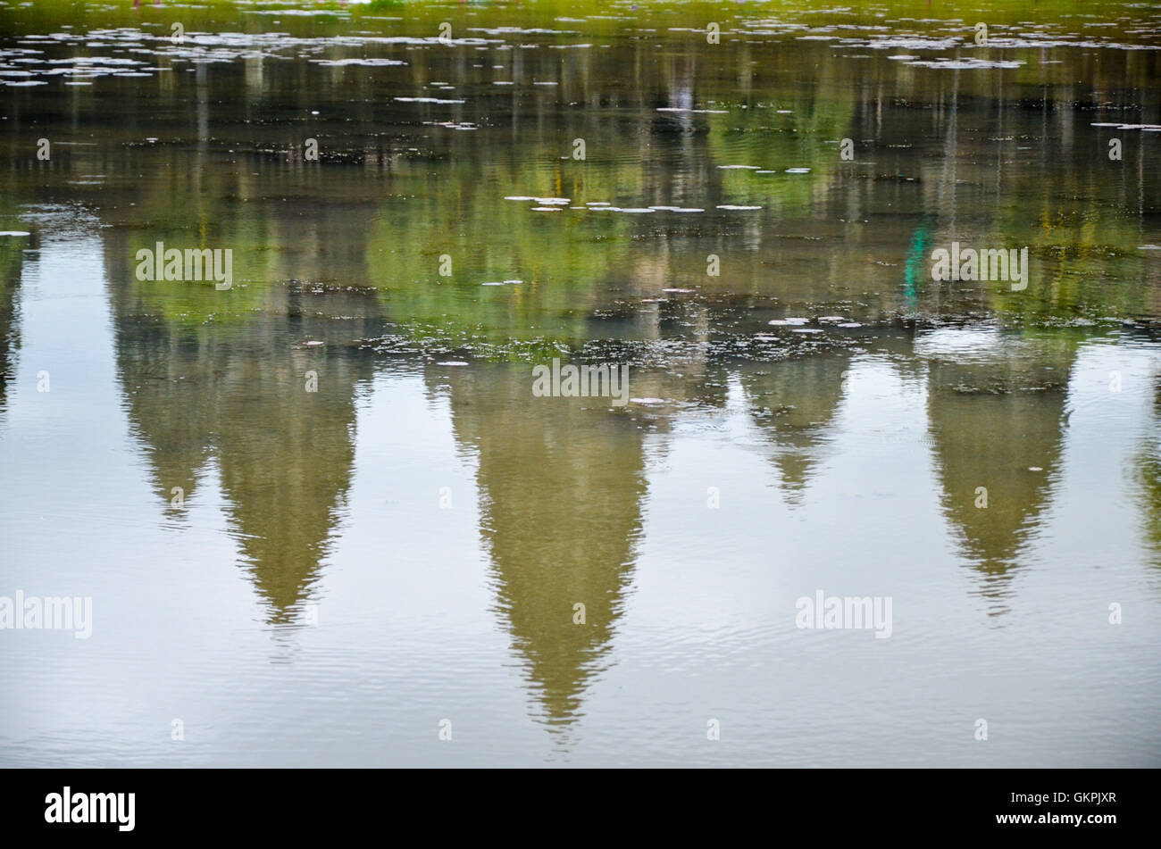 Angkor Wat Temple's reflection in the lake, UNESCO World Heritage, Siem ...
