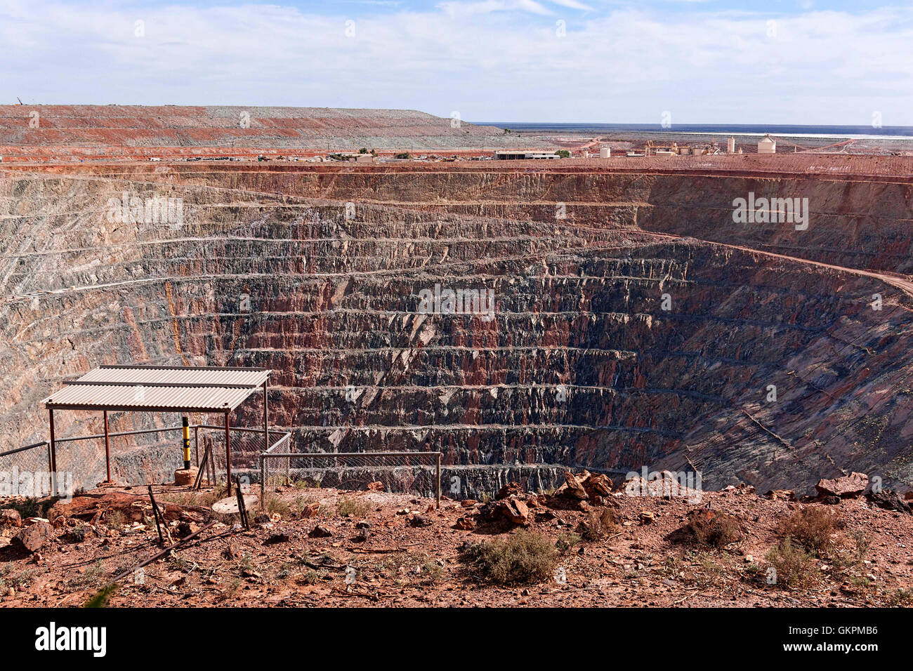 Open cut gold mine, Gwalia Western Australia Stock Photo - Alamy