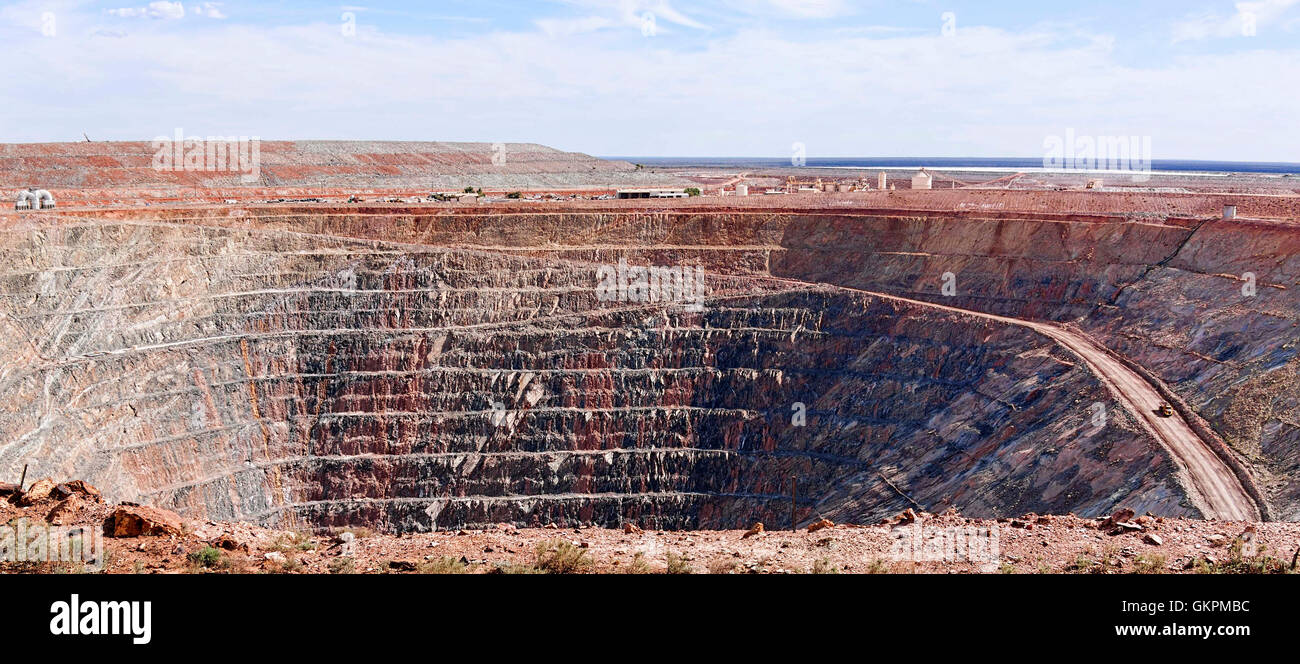 Open pit mining australia hi-res stock photography and images - Alamy