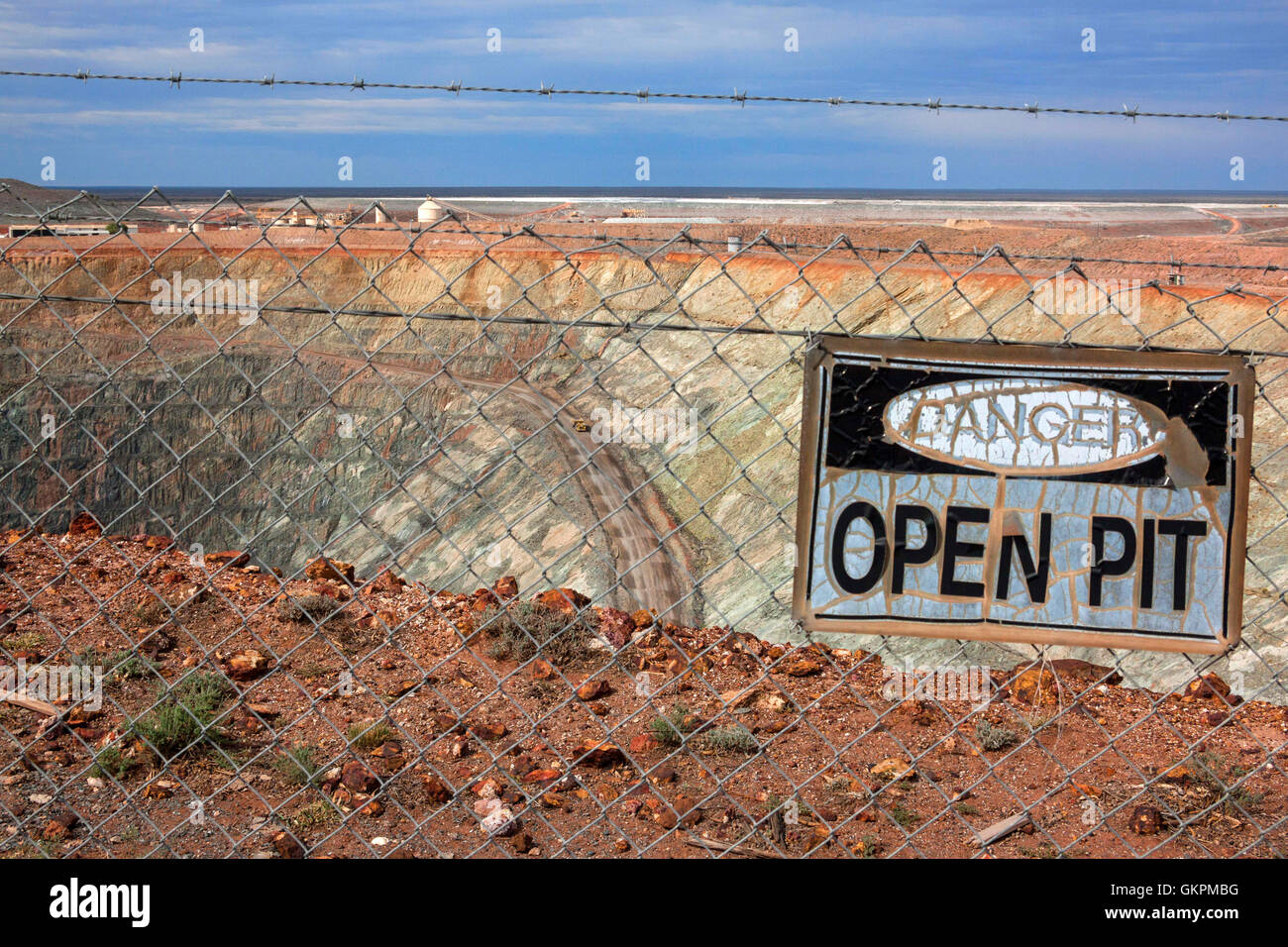 Open cut gold mine, Gwalia Western Australia Stock Photo - Alamy