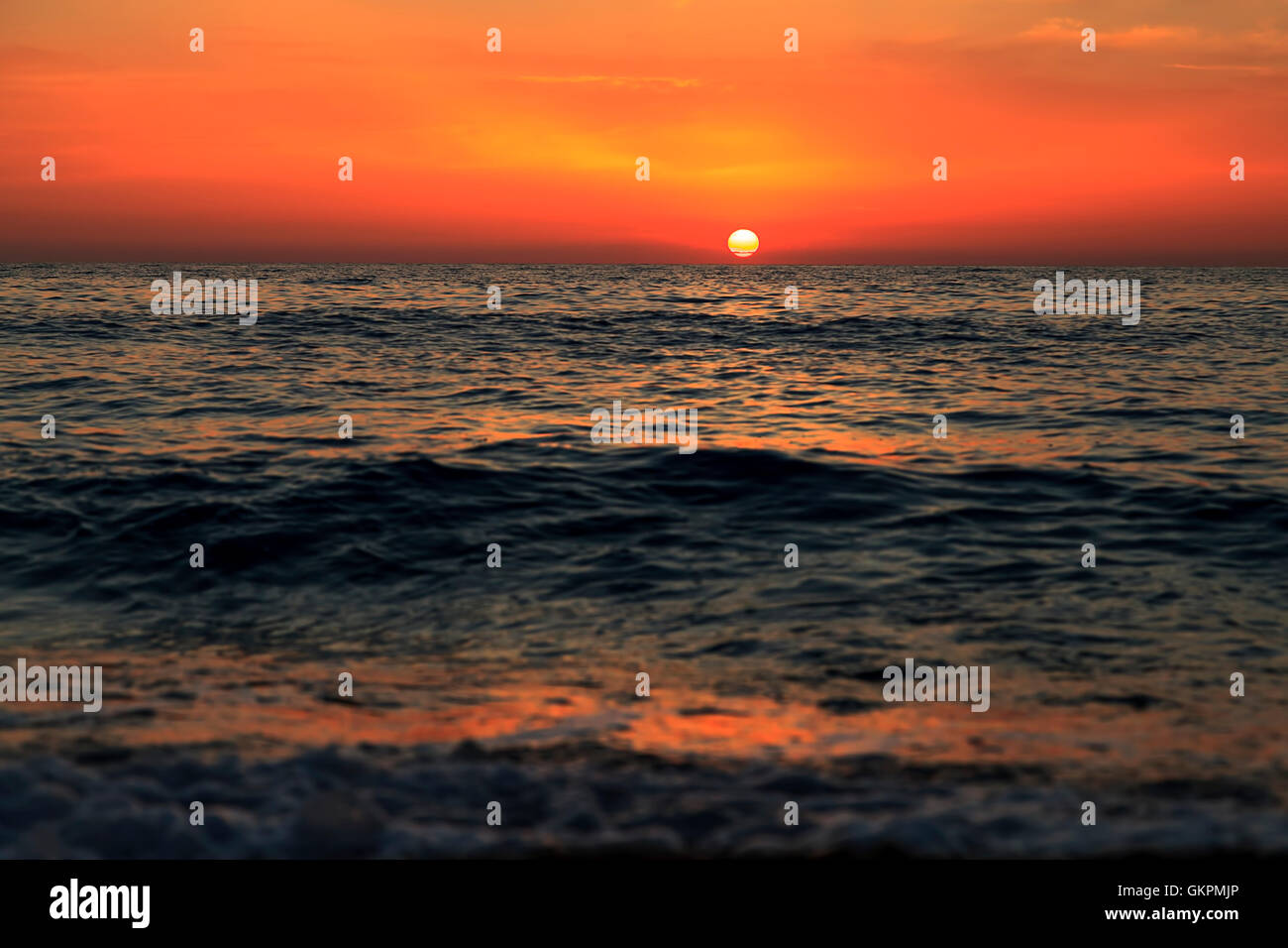 Sunrise over sea sun ray hi-res stock photography and images - Alamy