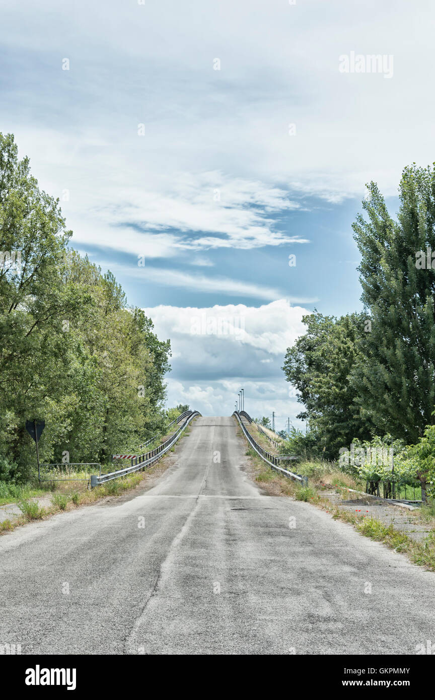 Uphill road trees hi-res stock photography and images - Alamy