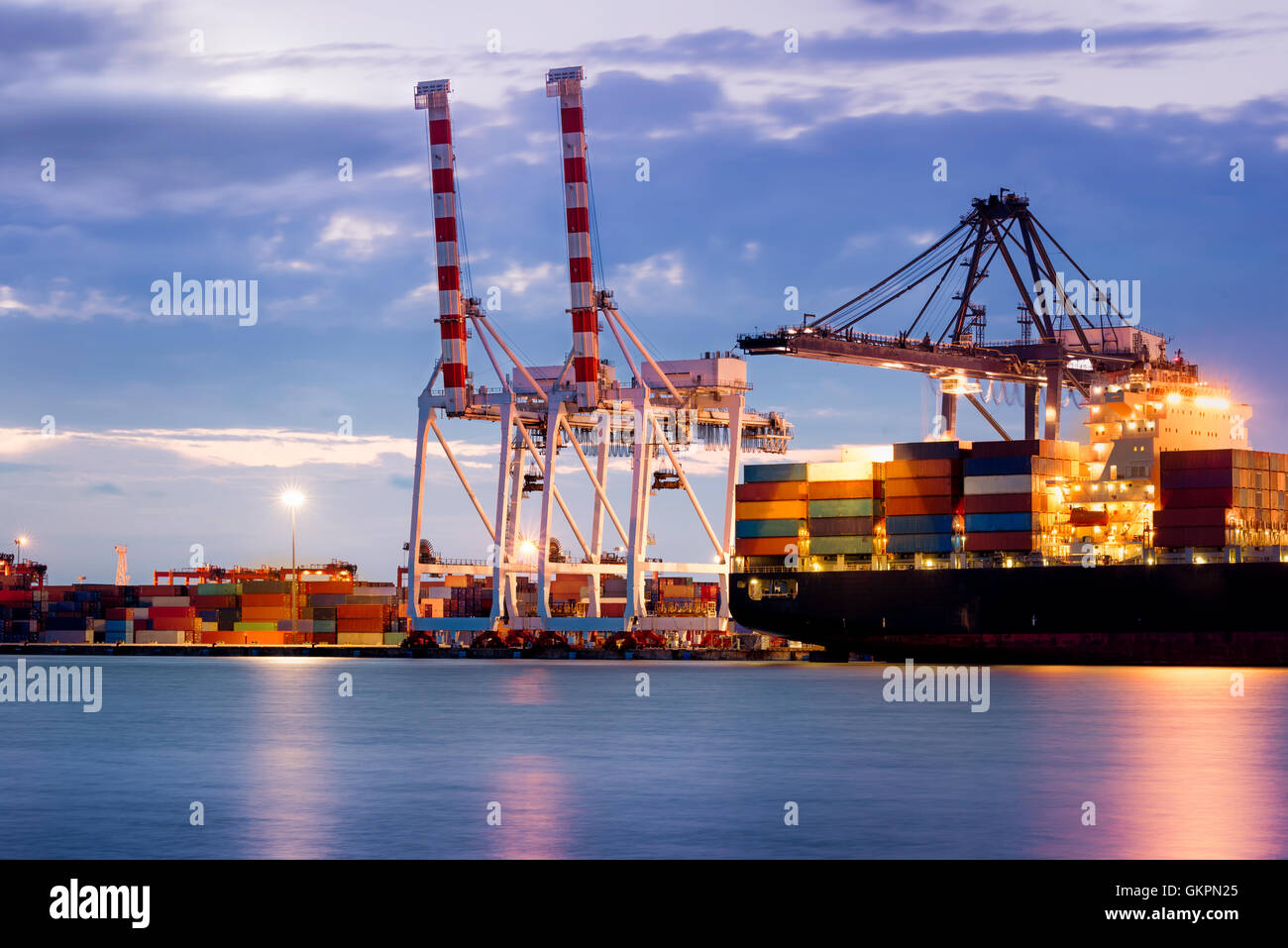 Loading shipping container hi-res stock photography and images - Alamy