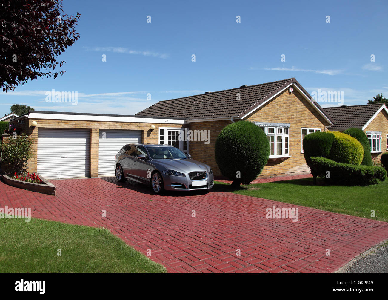 SUBURBAN LIFESTYLE IN LINCOLN. LINCOLNSHIRE. ENGLAND. UK Stock Photo ...