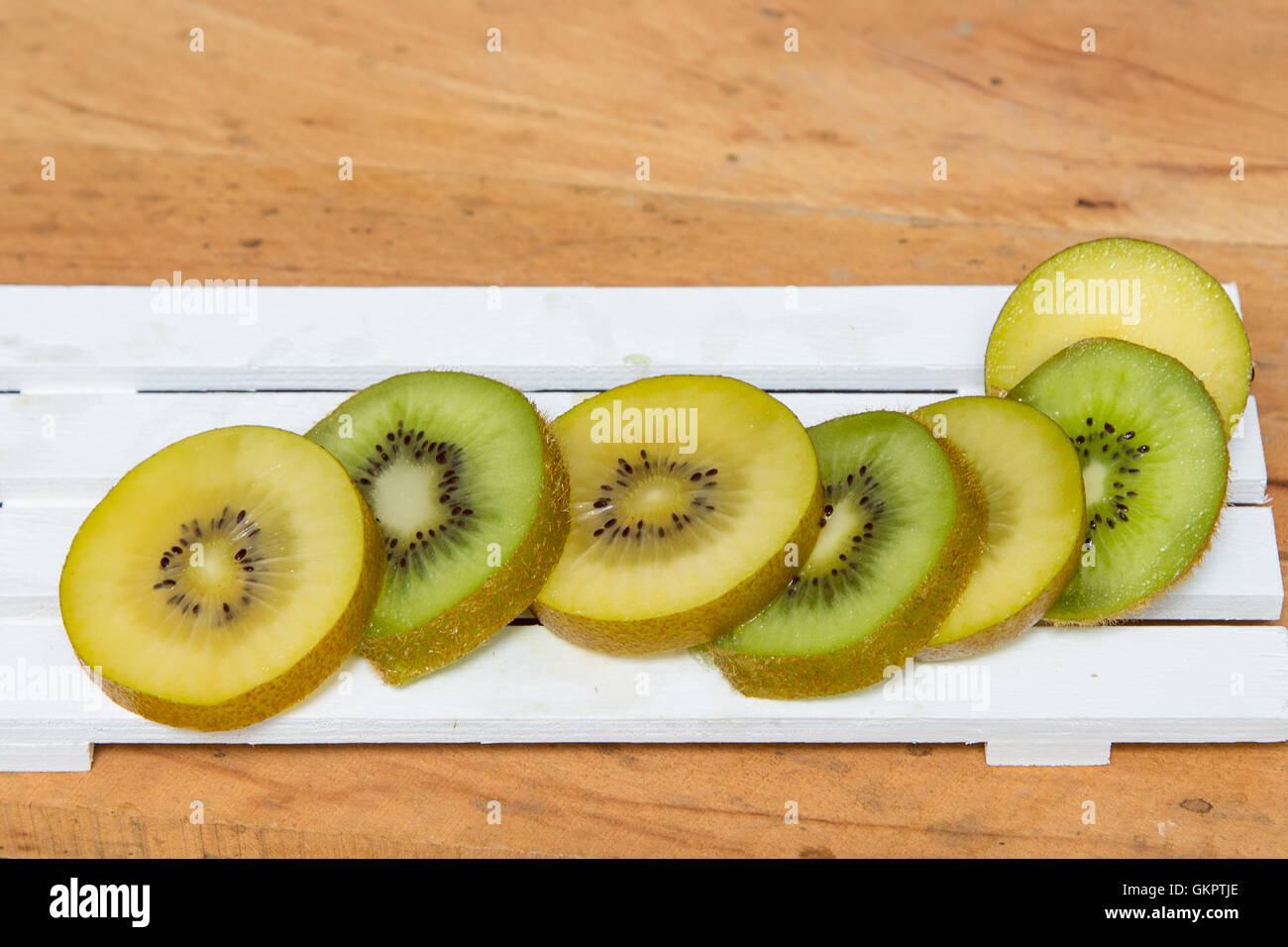 Gold green kiwi fruit hi-res stock photography and images - Alamy