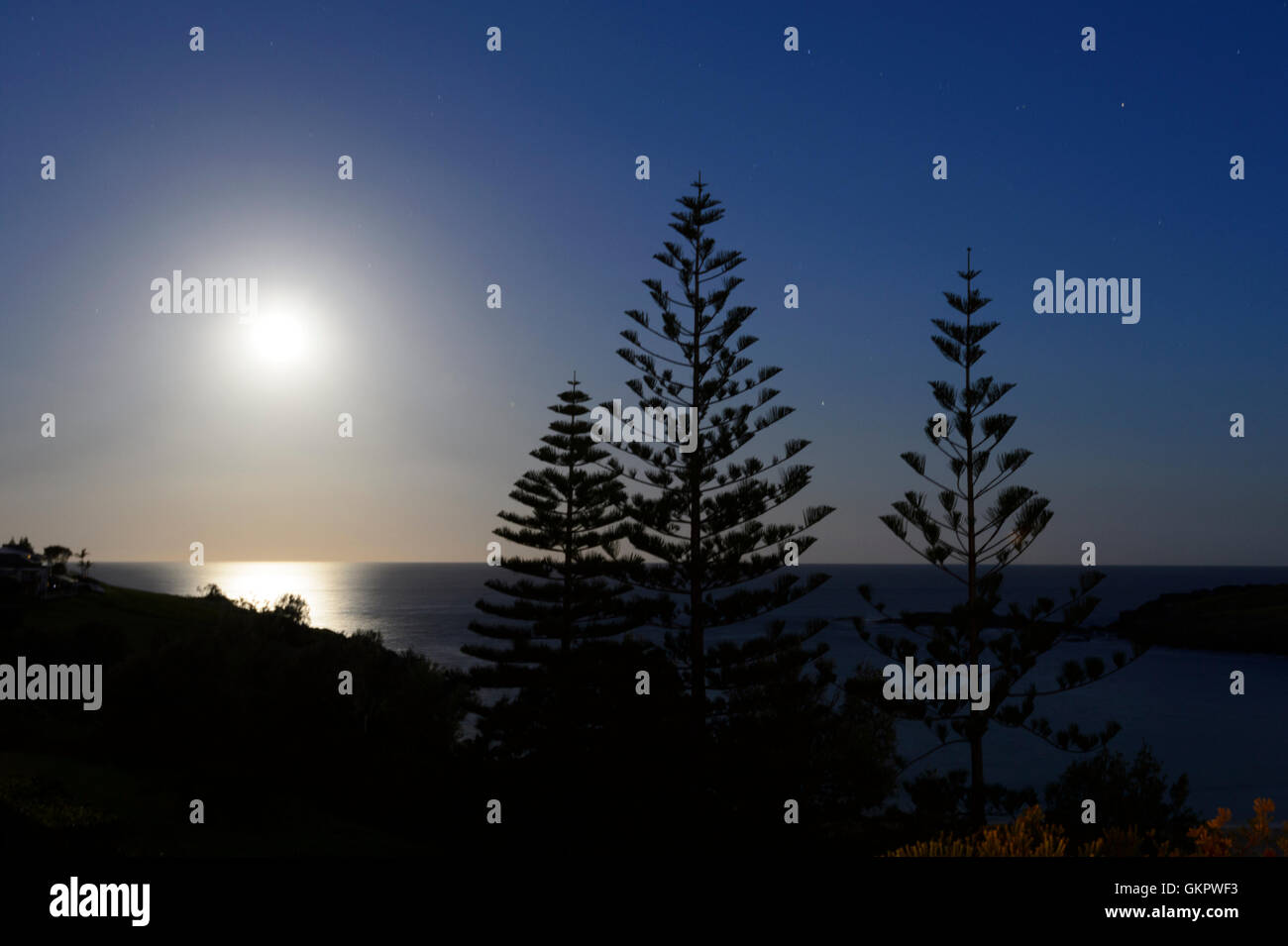 Australian full moon hi-res stock photography and images - Alamy