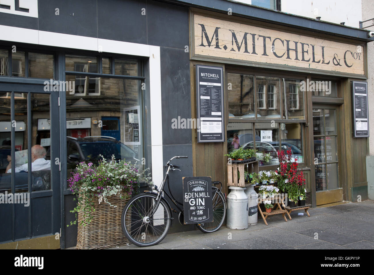 M Mitchell and Co Pub and Restaurant, St Andrews; Fife; Scotland Stock ...