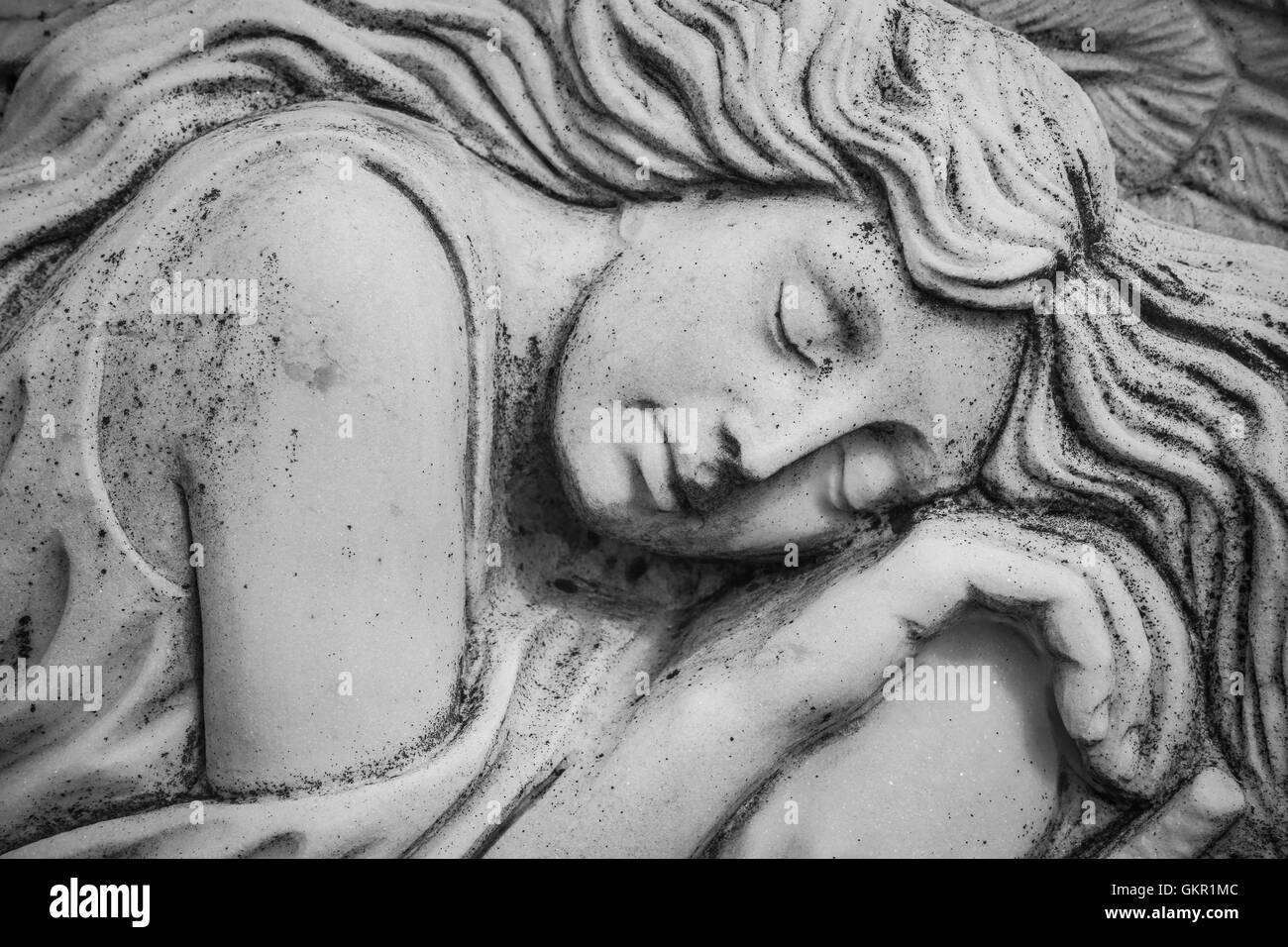 Sleeping lady sculpture hi-res stock photography and images - Alamy