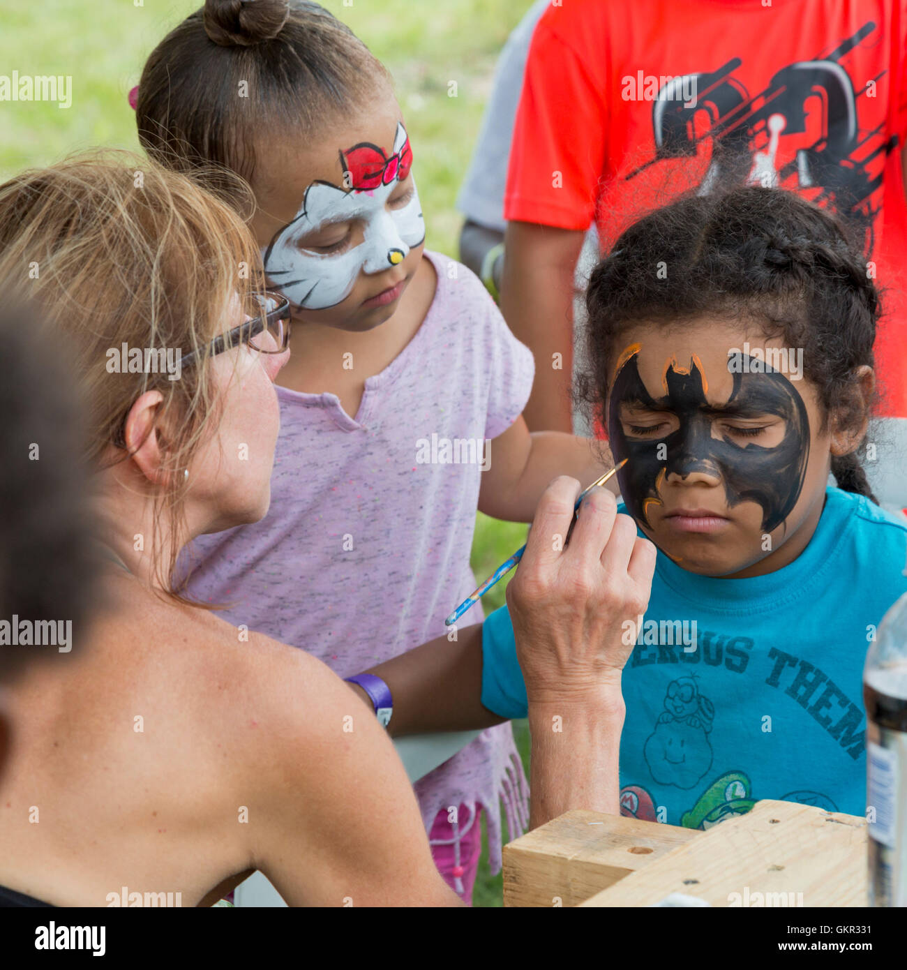 Face painting hi-res stock photography and images - Alamy