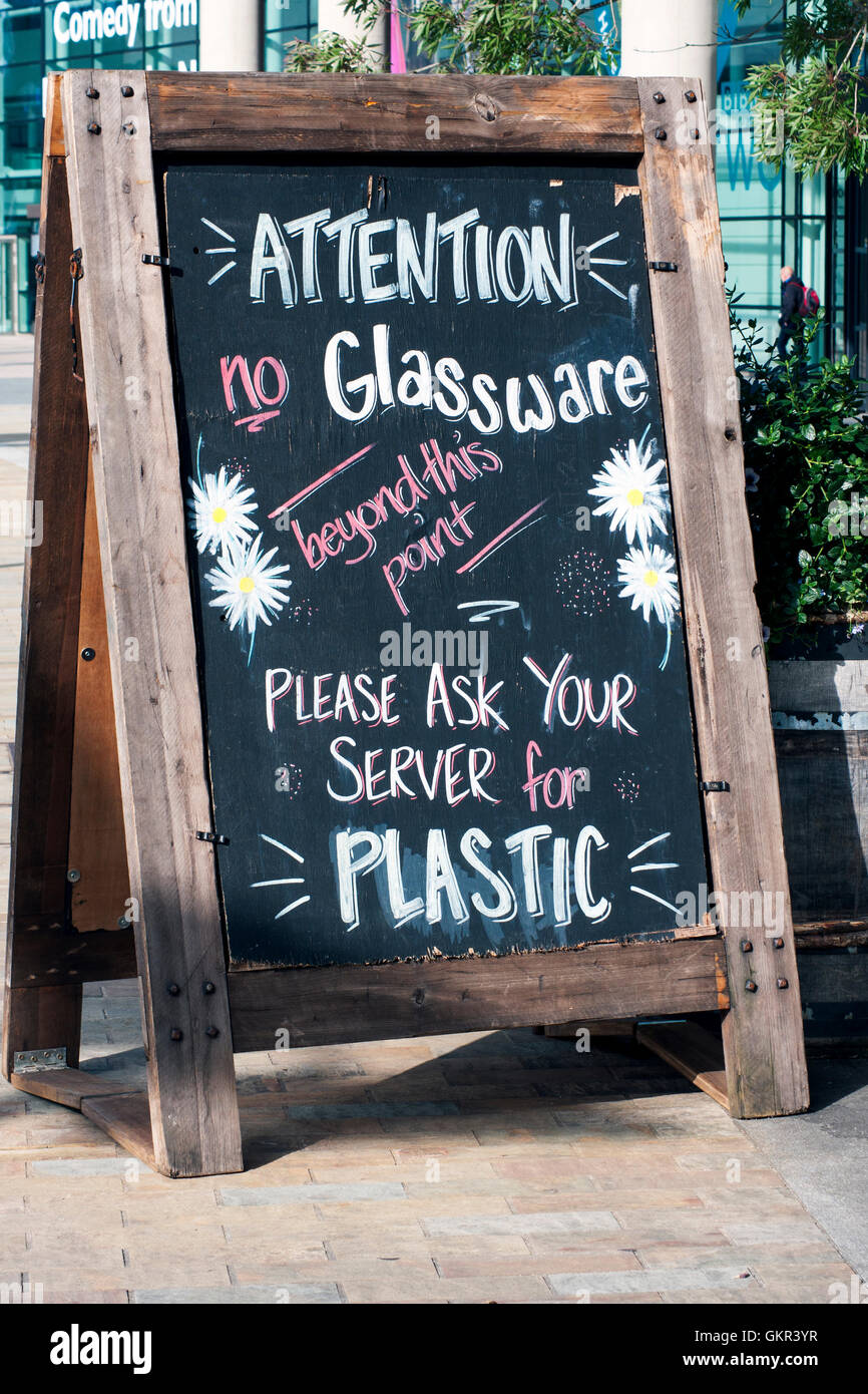 No Glassware Outside Sign Stock Photo - Alamy