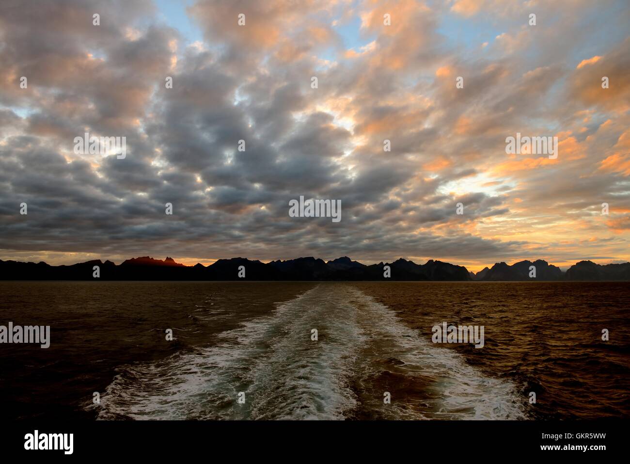 Boat wake sunset hi-res stock photography and images - Alamy