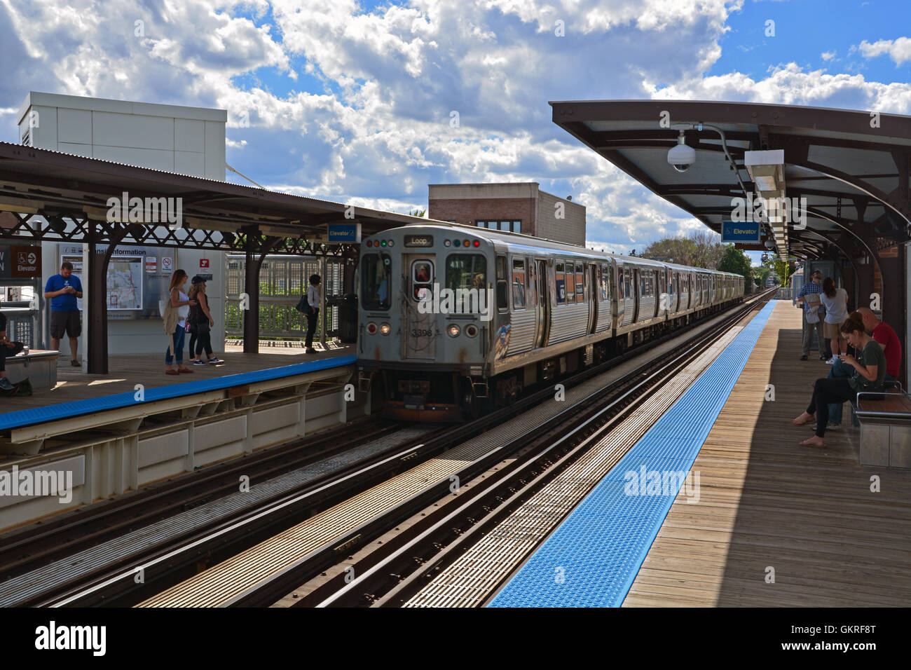 Chicago el train hi-res stock photography and images - Alamy