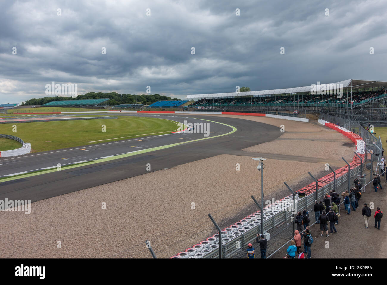 Crowd f1 silverstone hi-res stock photography and images - Alamy