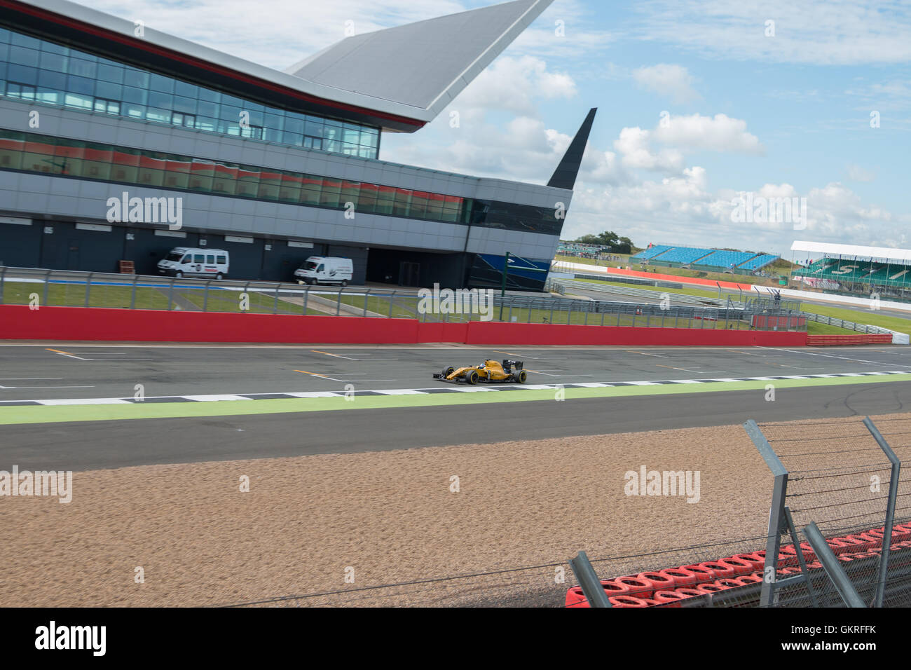 Wing building silverstone racing circuit hi-res stock photography and ...