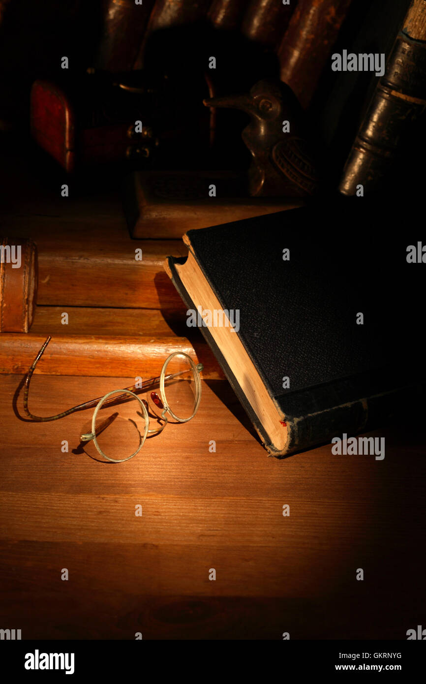 Old Books And Spectacles Stock Photo - Alamy