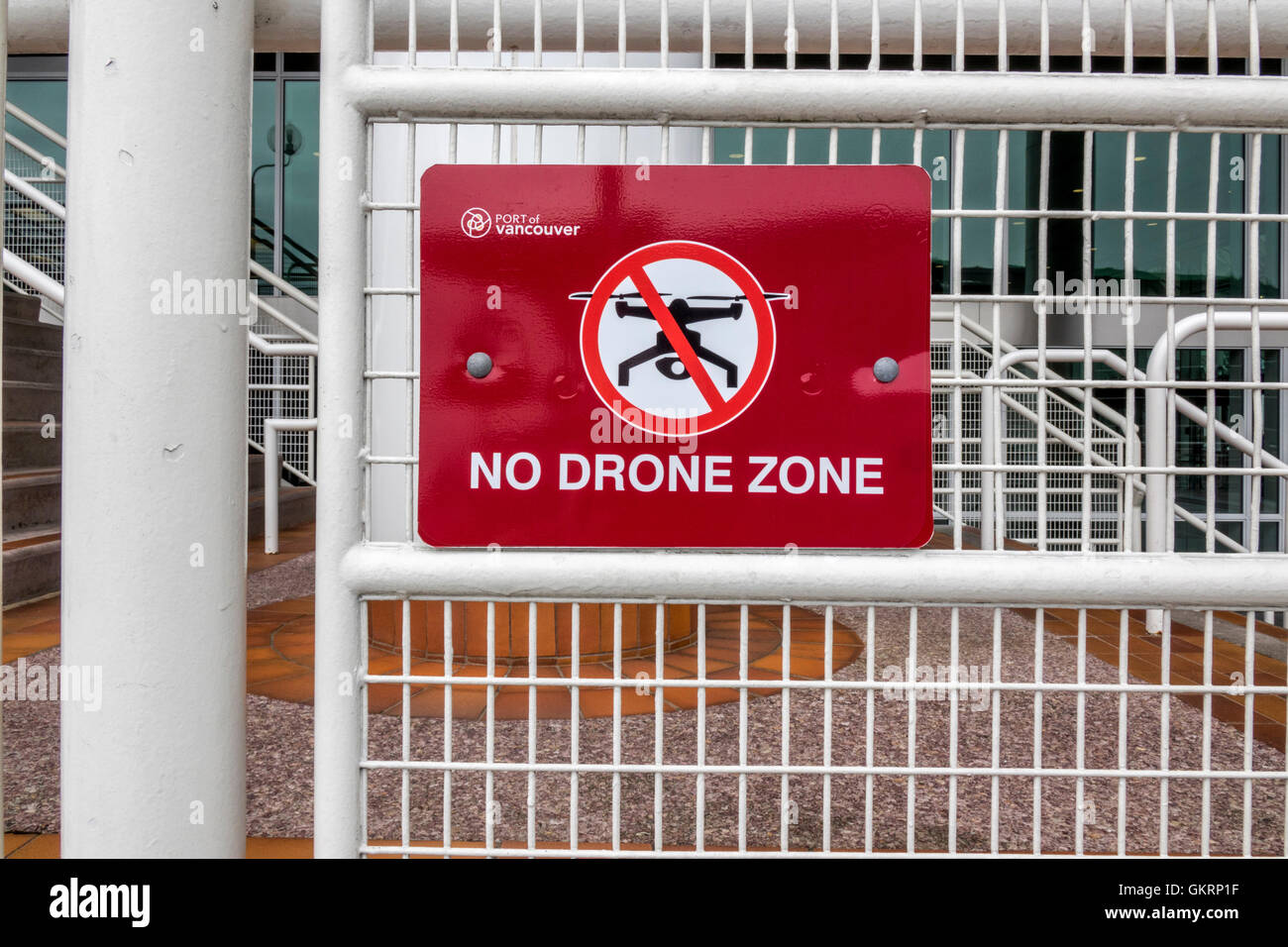 No drone sign warning sign hi-res stock photography and images - Alamy
