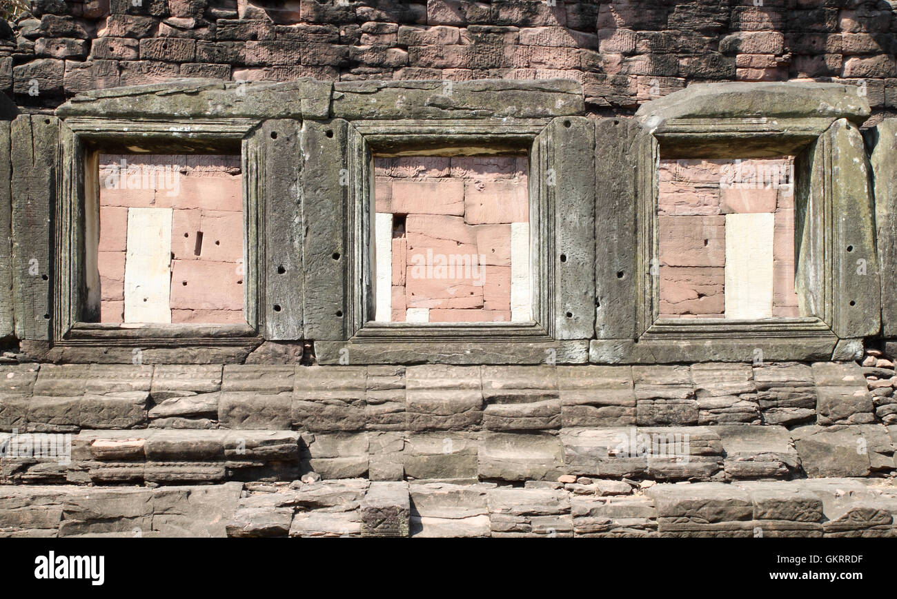 ancient stone window Stock Photo - Alamy