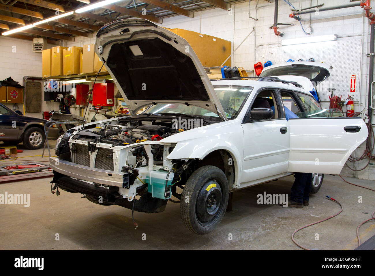 Wrecked suv car hi-res stock photography and images - Alamy