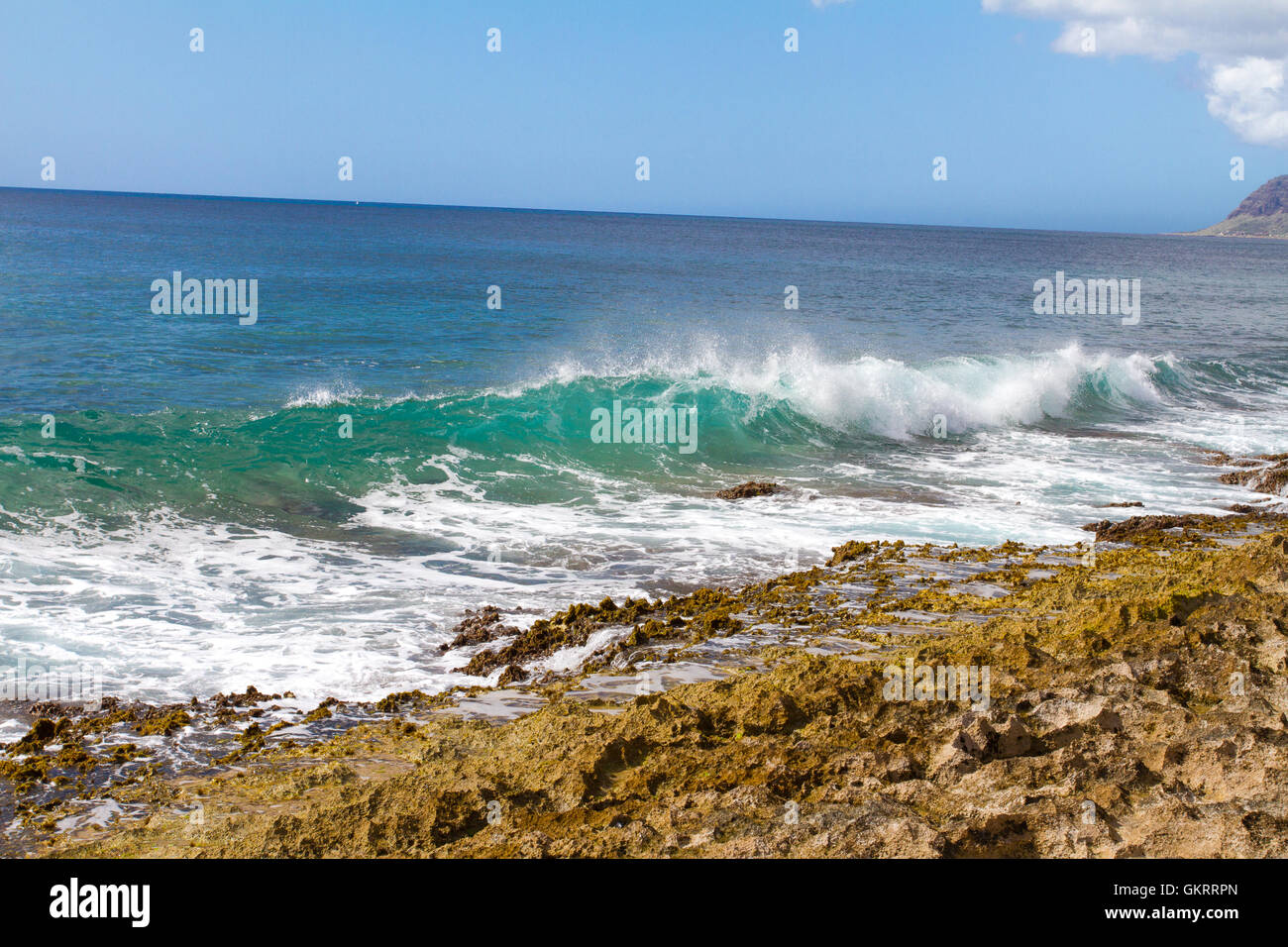 Clear Waves Oahu Hawaii Stock Photo - Alamy
