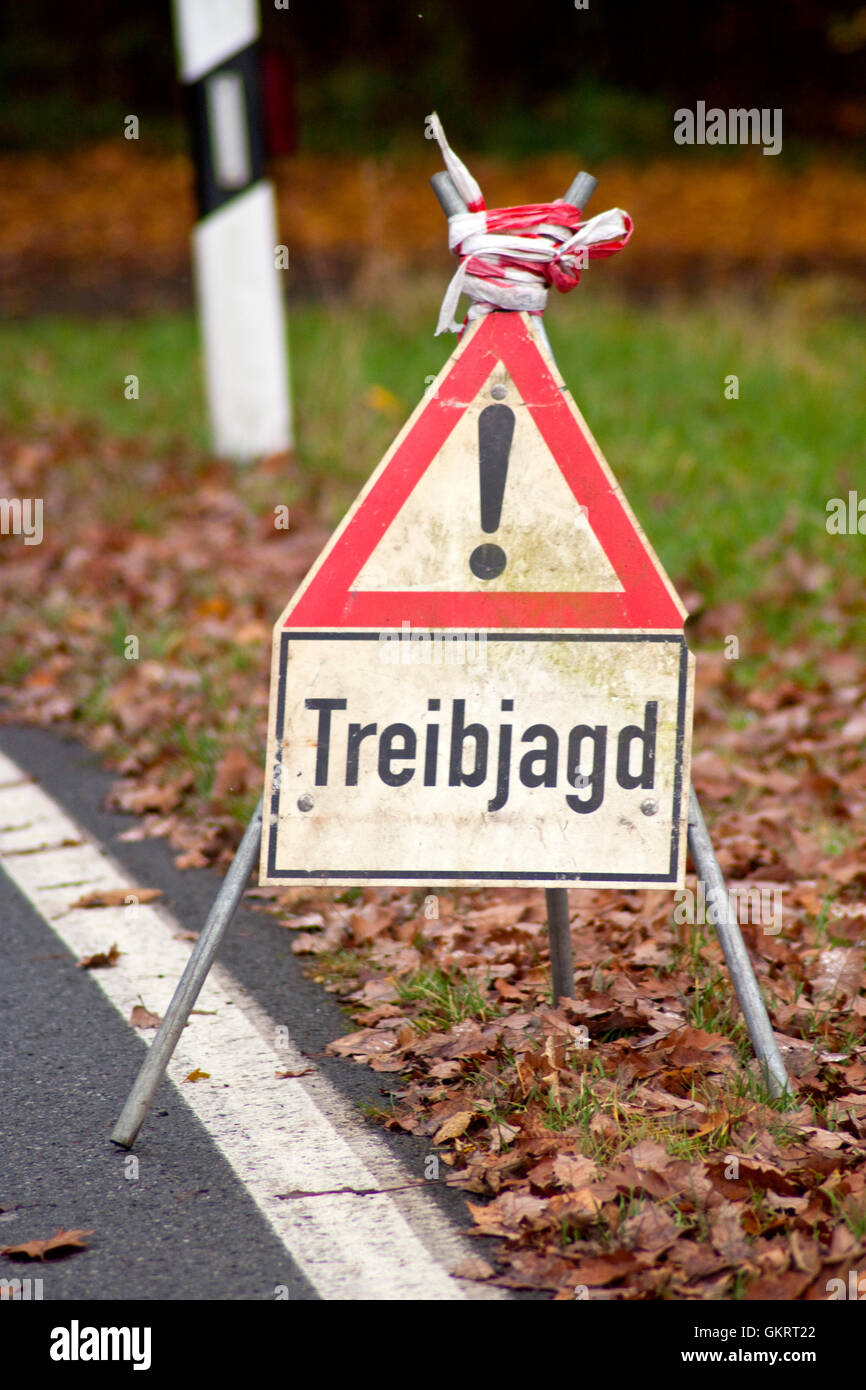 Road sign indicating season for hunting in Germany Stock Photo - Alamy