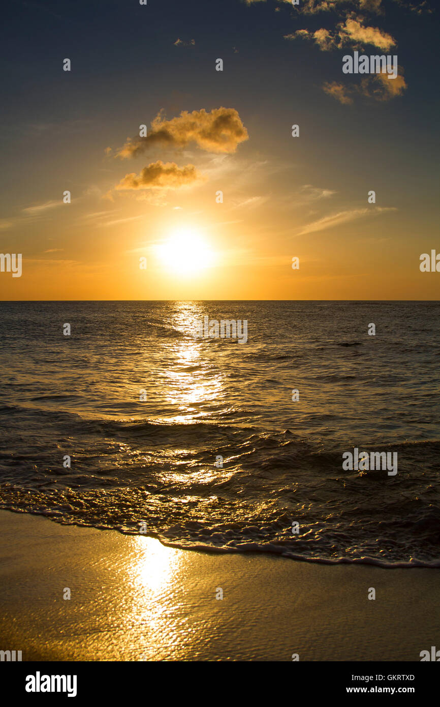 Sun leaving for the day Stock Photo - Alamy
