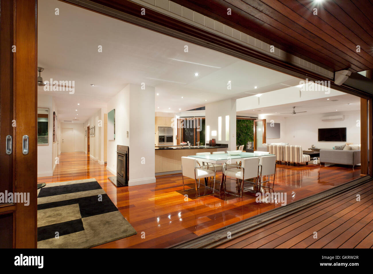 Modern open lounge room Stock Photo - Alamy