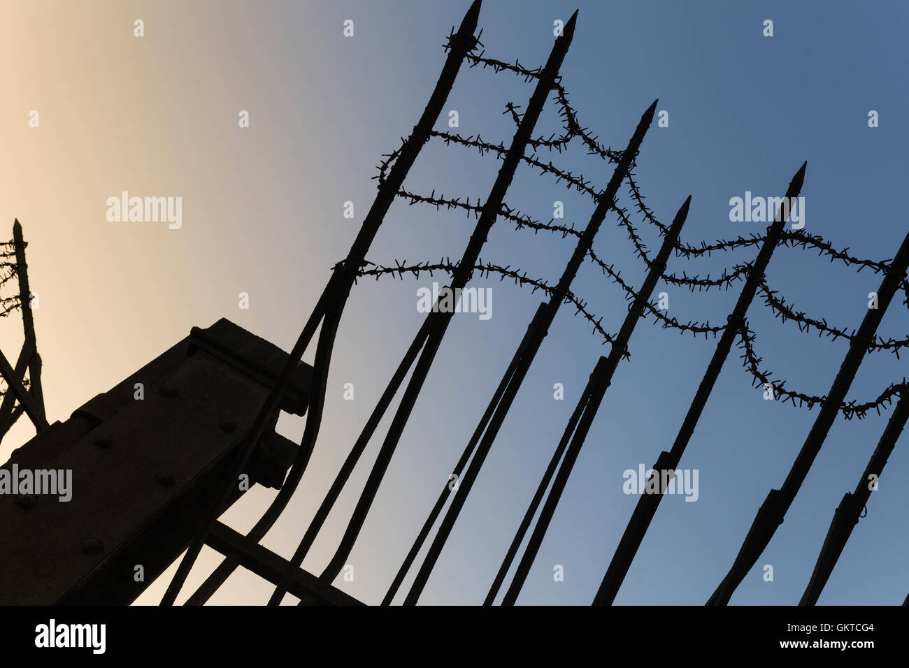 Barbed Wire Fence Design For Defense