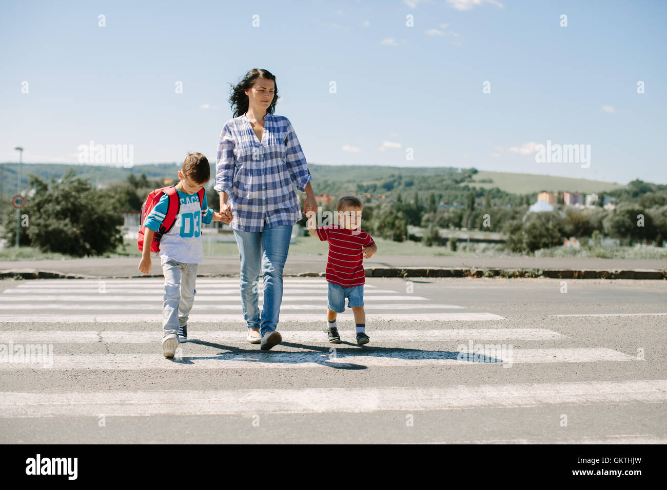 School Children Crossing Road Stock Photos & School Children Crossing ...