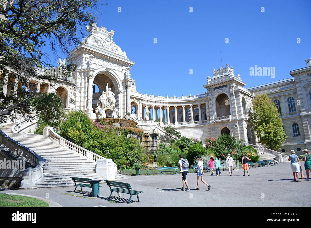 Palais Longchamp, home of the Fine Arts Museum and the Natural History ...