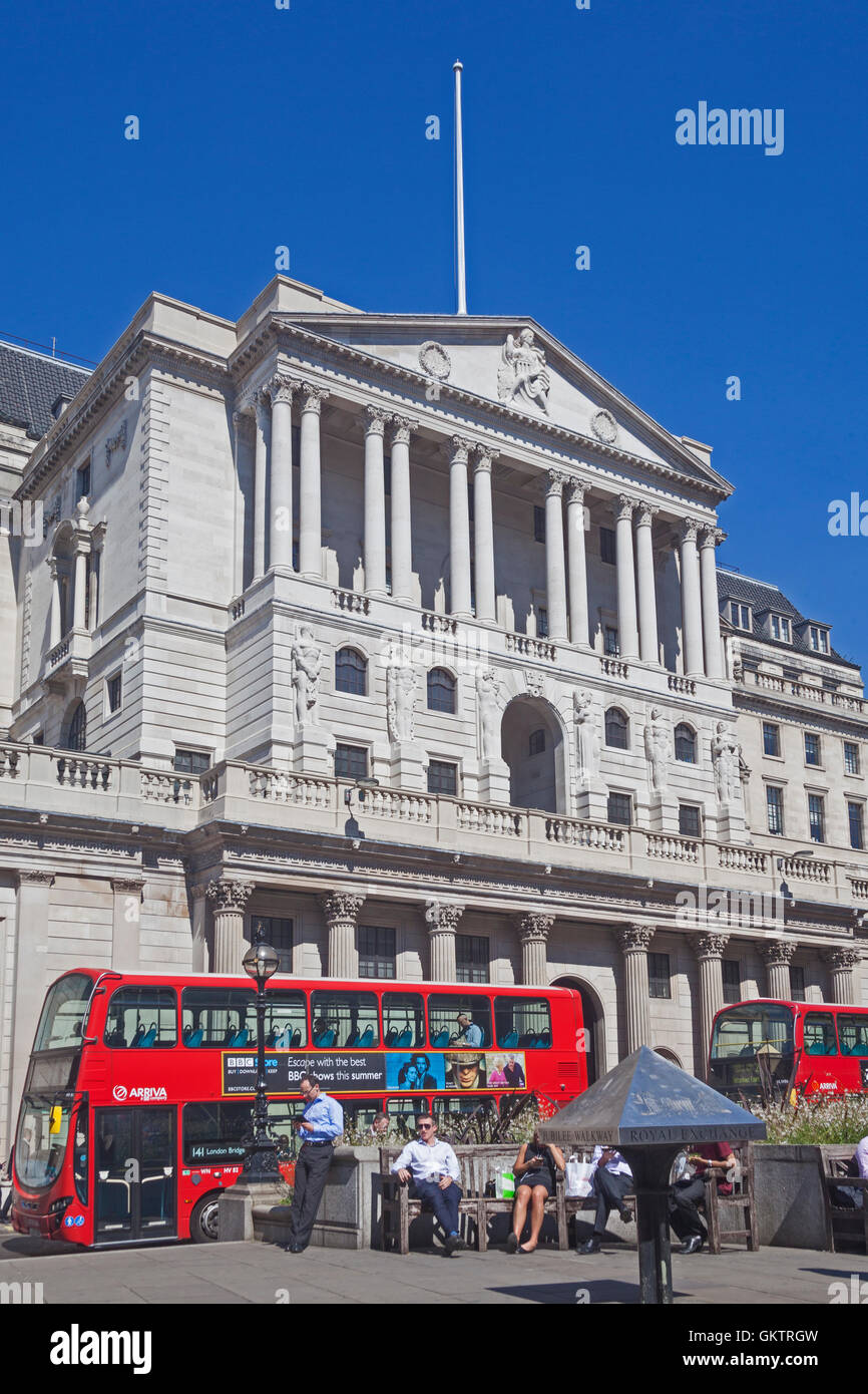 Threadneedle street london hi-res stock photography and images - Alamy