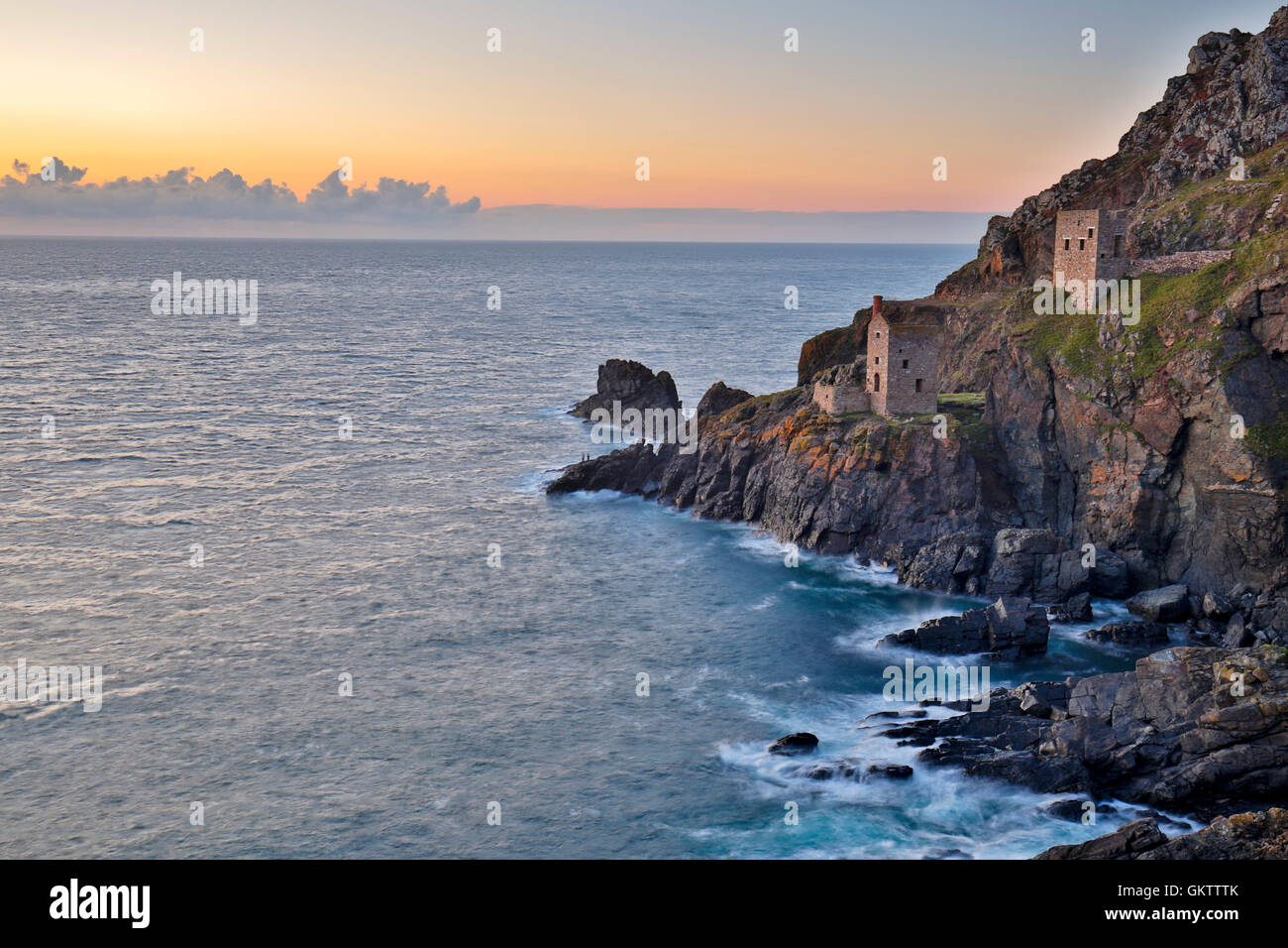 Cornwall engine house sunset hi-res stock photography and images - Alamy
