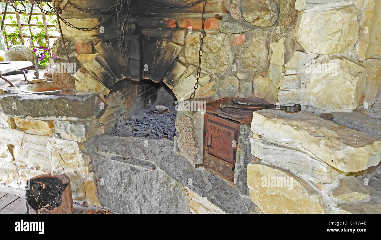Dirty kitchen 19th century hi-res stock photography and images - Alamy