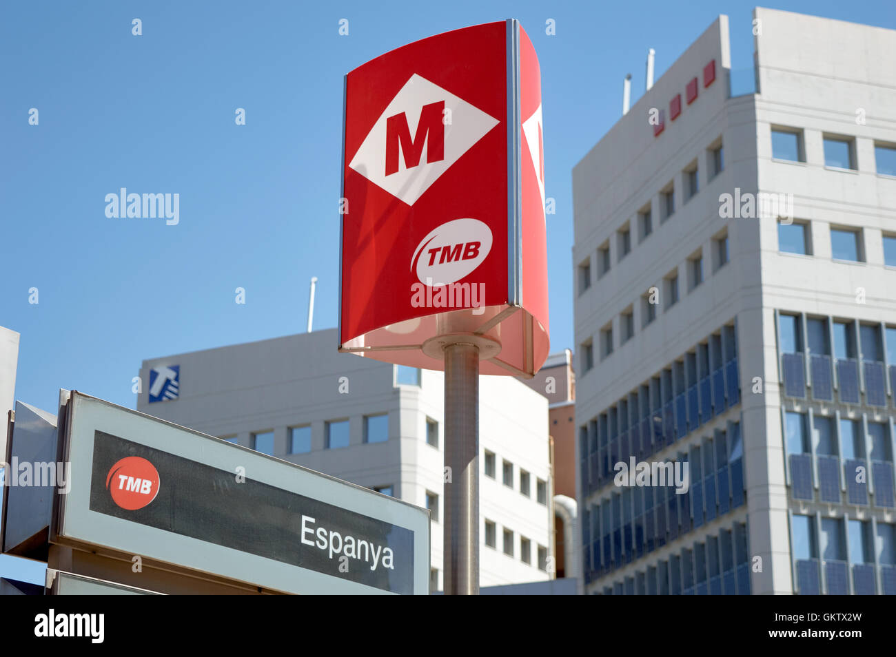 Barcelona metro logo hi-res stock photography and images - Alamy