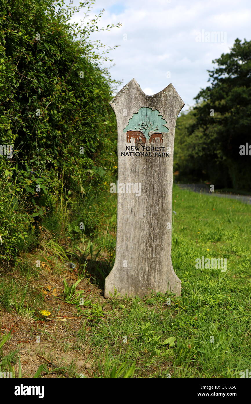 A wooden signpost to the New Forest National park Stock Photo - Alamy