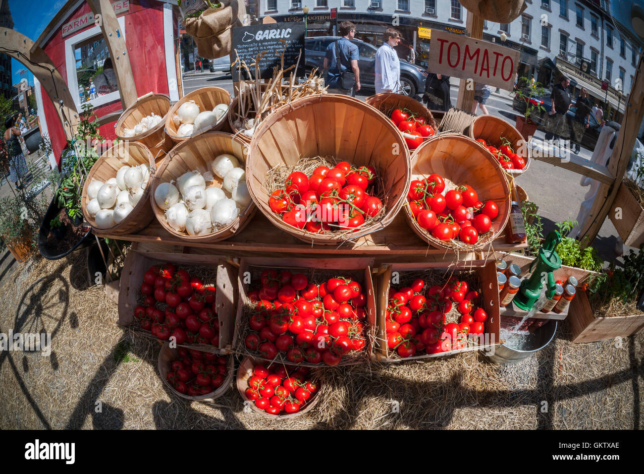 Chelsea farmers market hi-res stock photography and images - Alamy