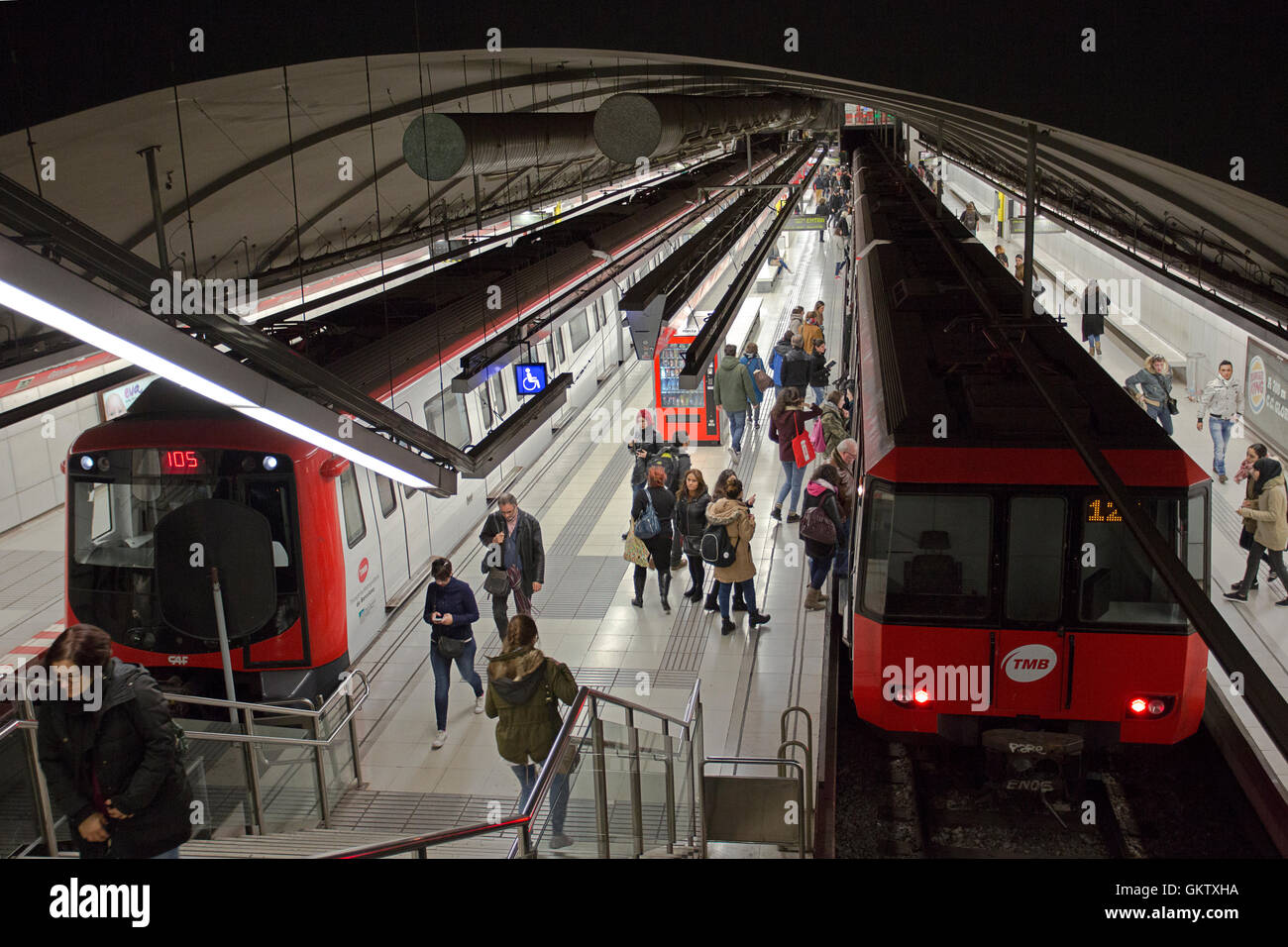 Barcelona's metro (Underground stations Stock Photo - Alamy