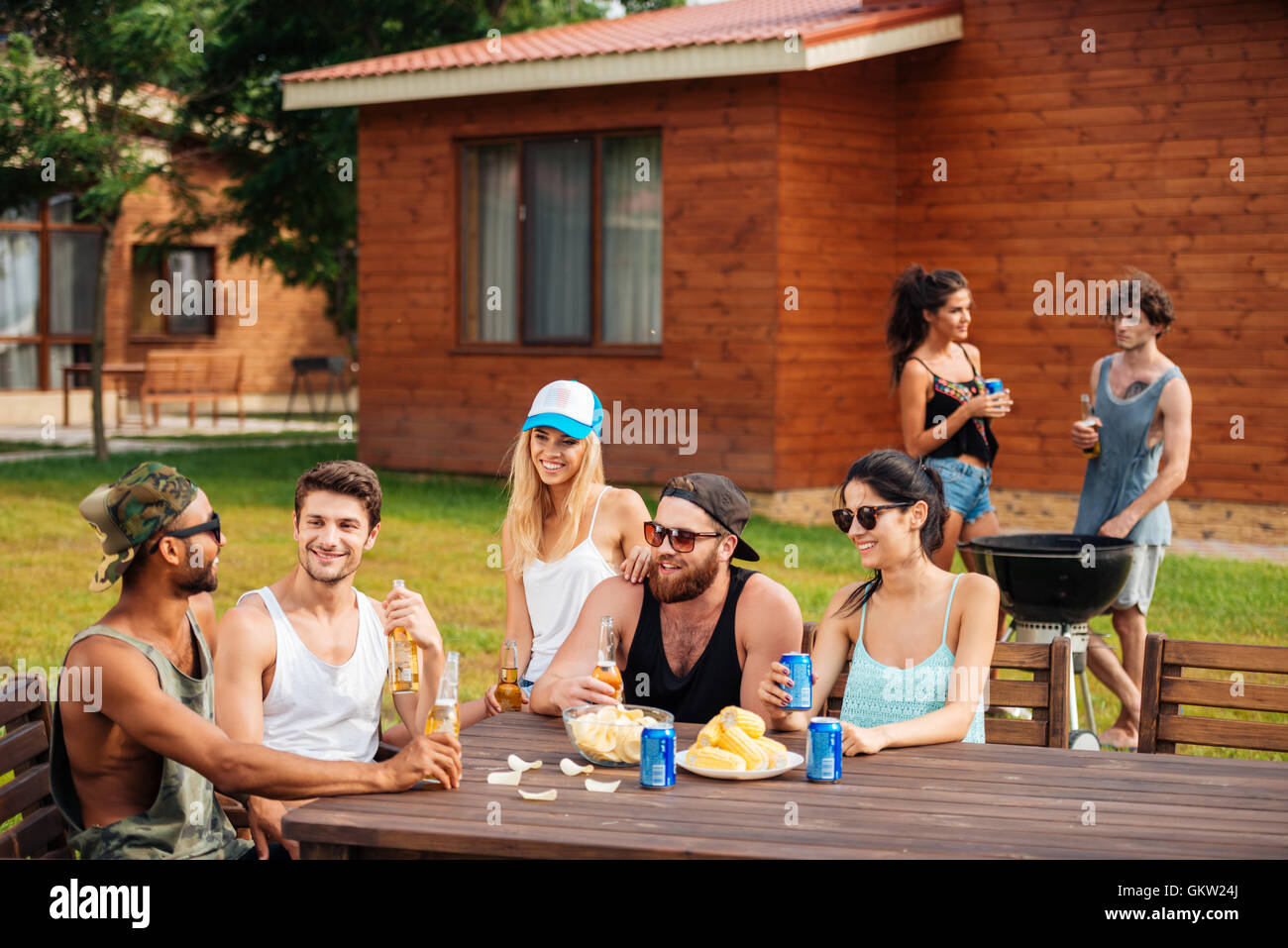 Relaxed group talking hi-res stock photography and images - Alamy